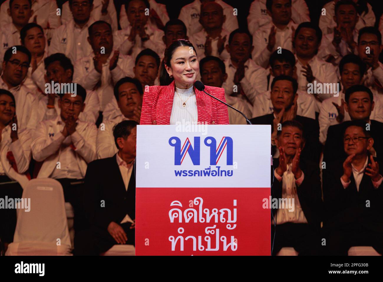 Pathum Thani, Thailand. 17. März 2023. Paetongtarn Shinawatra, Politikerin und jüngste Tochter ...