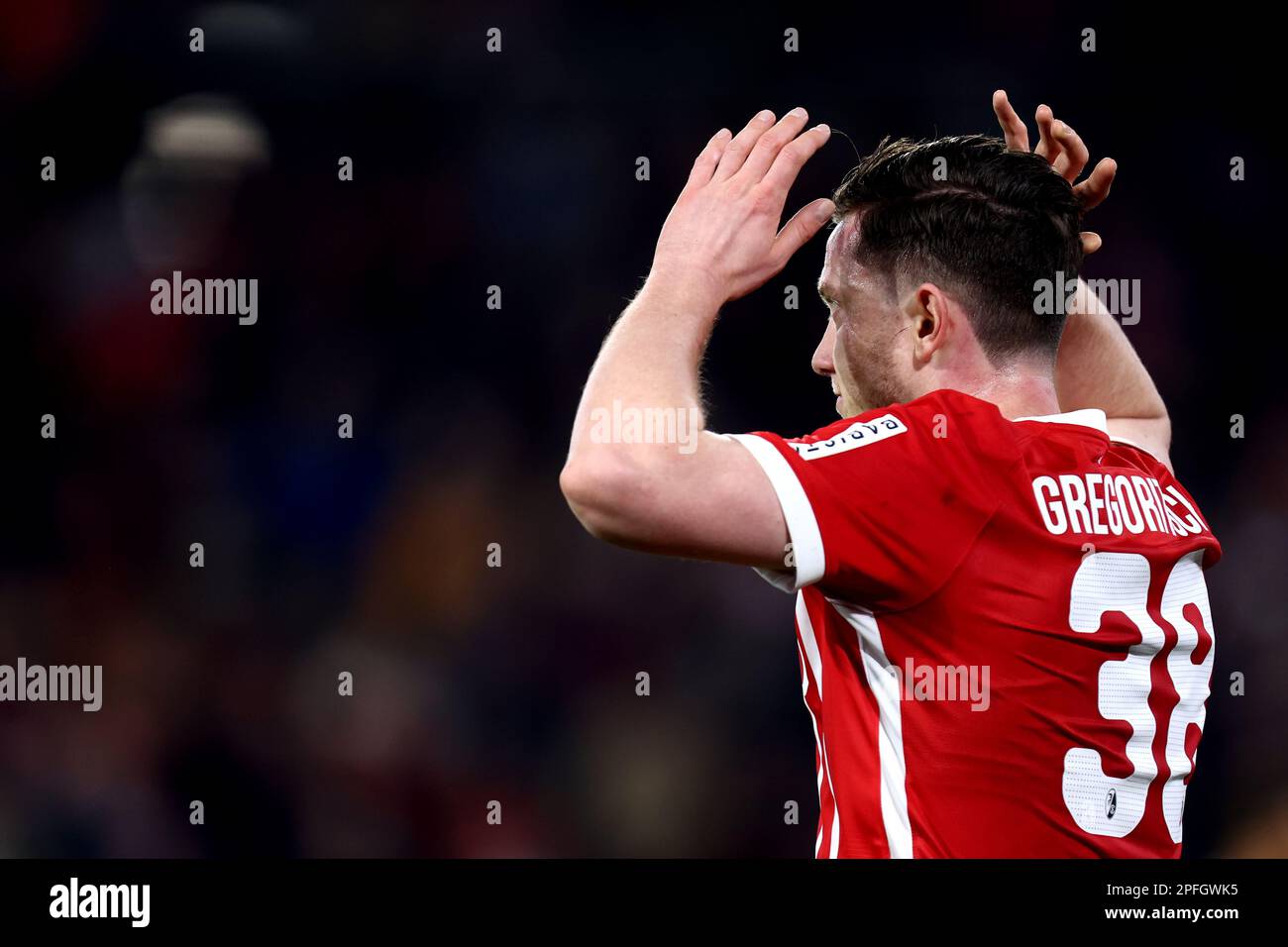 Michael Gregoritsch von SC Freiburg sieht während der UEFA Europa ...