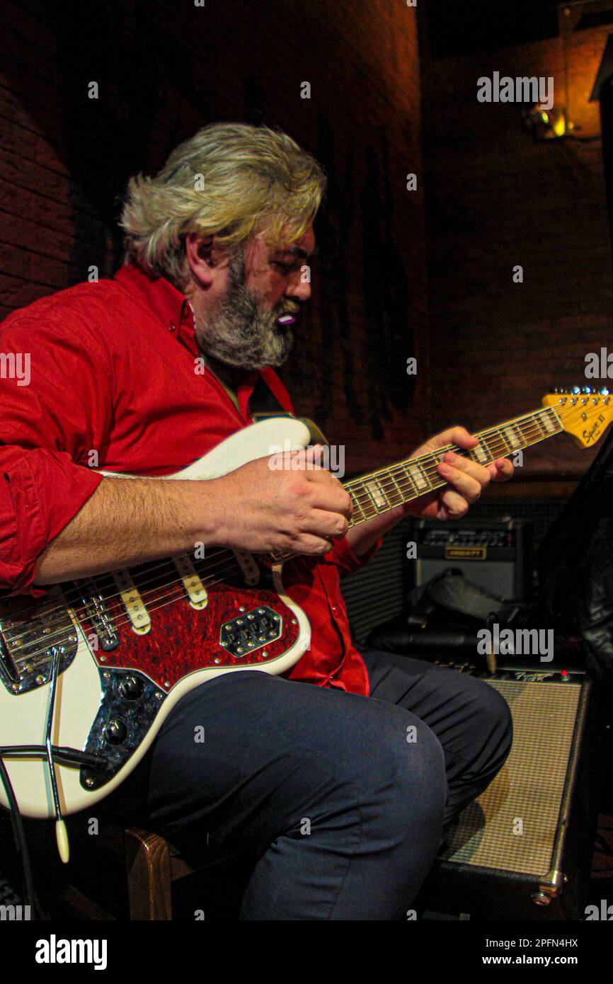 Post-Colonial Blues in einem Konzert im Boogie Club Jazz Live in Rom ...