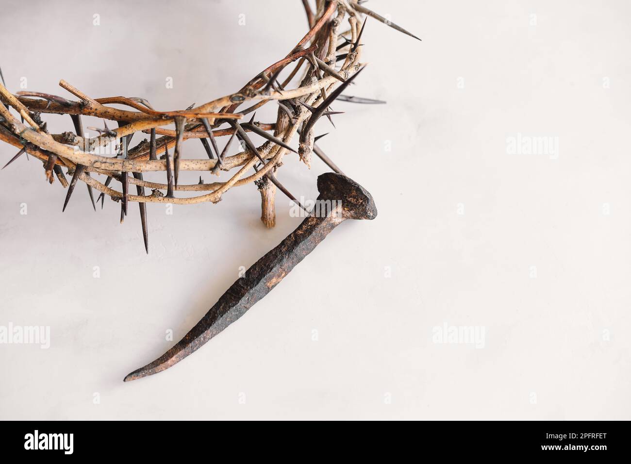 Dornenkrone kreuz nägel -Fotos und -Bildmaterial in hoher Auflösung – Alamy