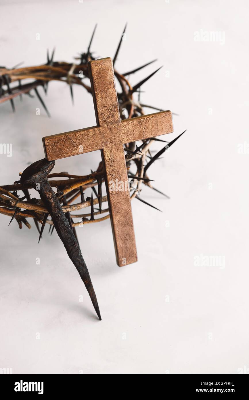 Dornenkrone kreuz nägel -Fotos und -Bildmaterial in hoher Auflösung – Alamy