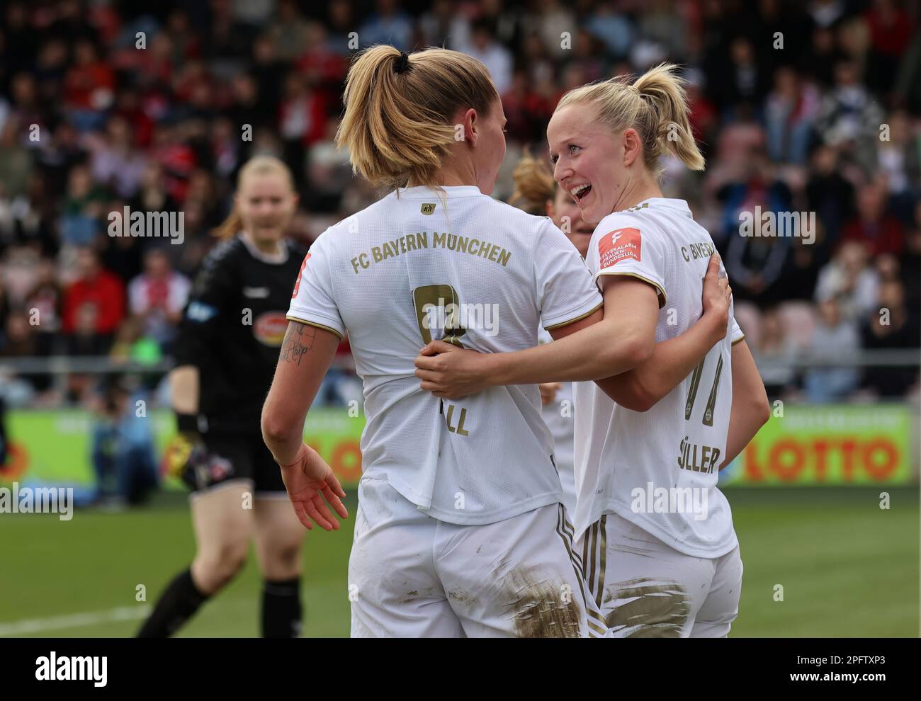 Maximiliane Rall (Bayern), Lea Schueller (Bayern), 1. FC Köln - FC ...