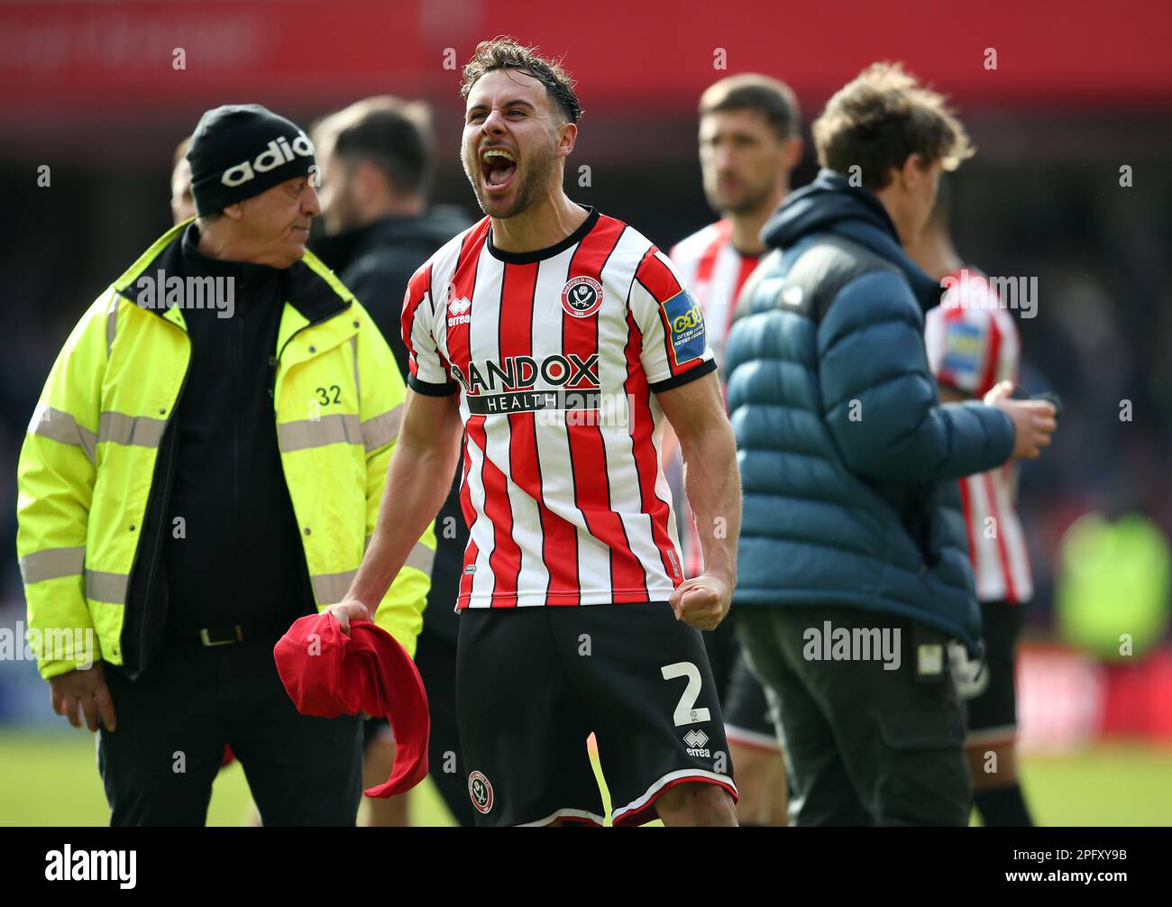 Der George Baldock von Sheffield United feiert nach der letzten Pfeife ...