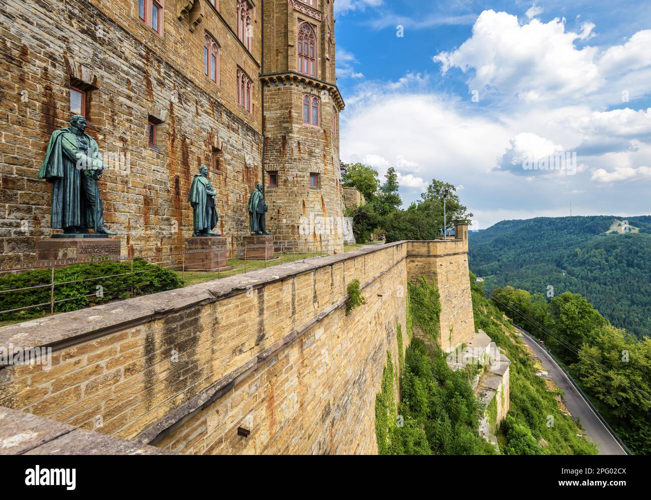 Schloss Hohenzollern auf dem Berggipfel in der Nähe von Stuttgart. Das ...