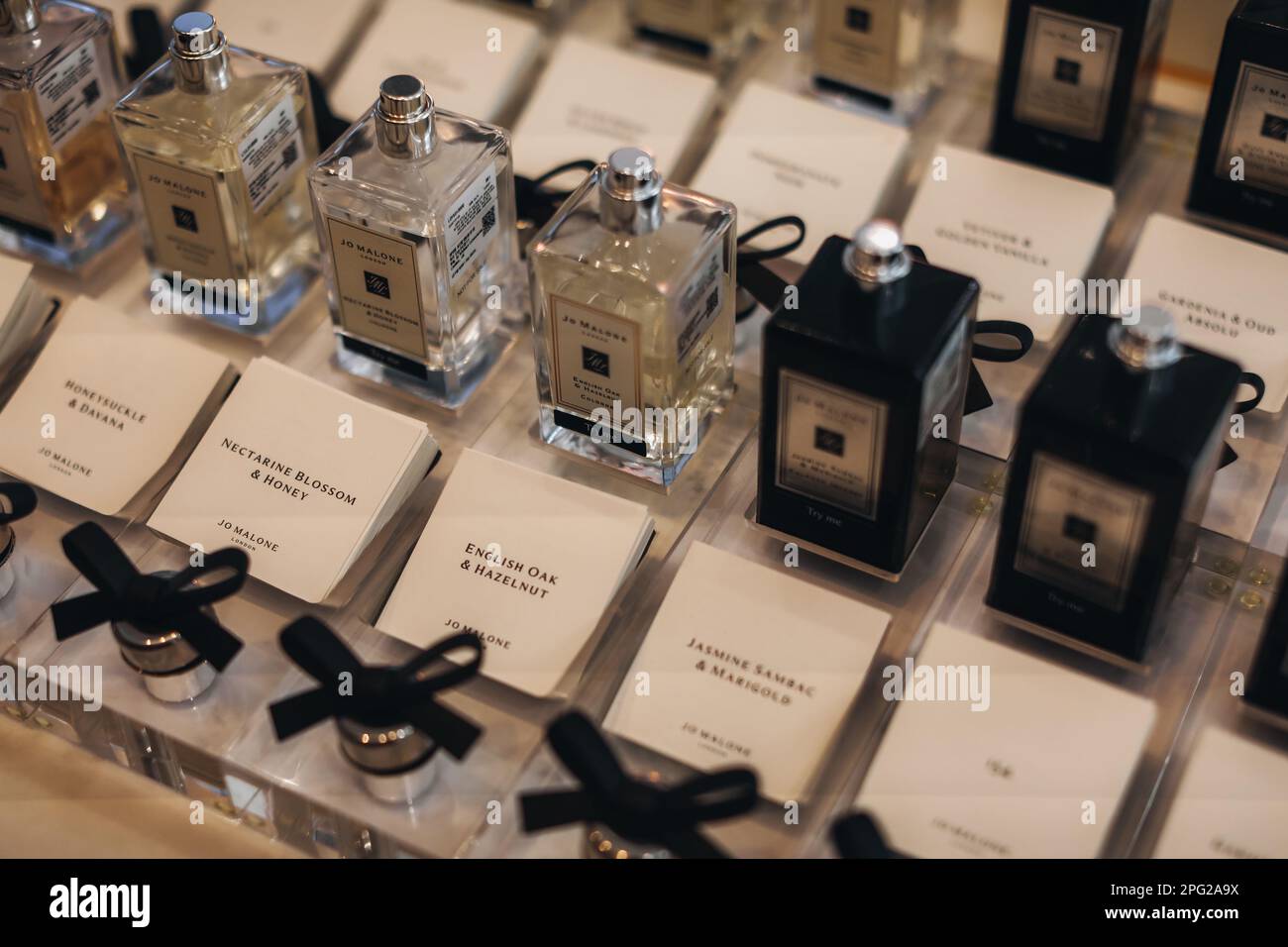 Jo malone logo -Fotos und -Bildmaterial in hoher Auflösung – Alamy