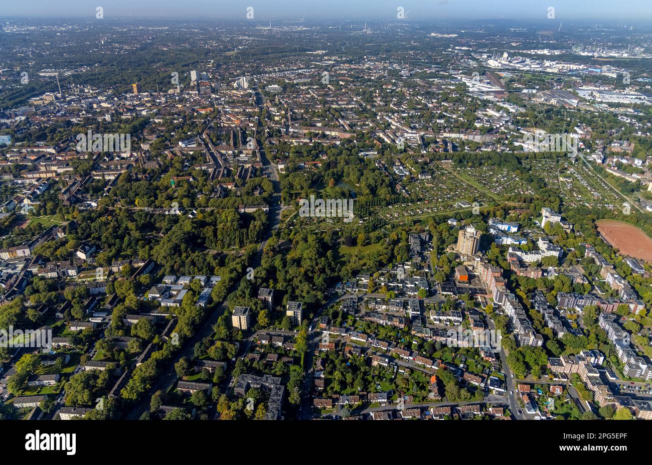 Luftaufnahme, Bulmker Park in der Florastraße im Bezirk Gelsenkirchen ... Luftaufnahme, Bulmker Park in der Florastraße im Bezirk Gelsenkirchen ...
