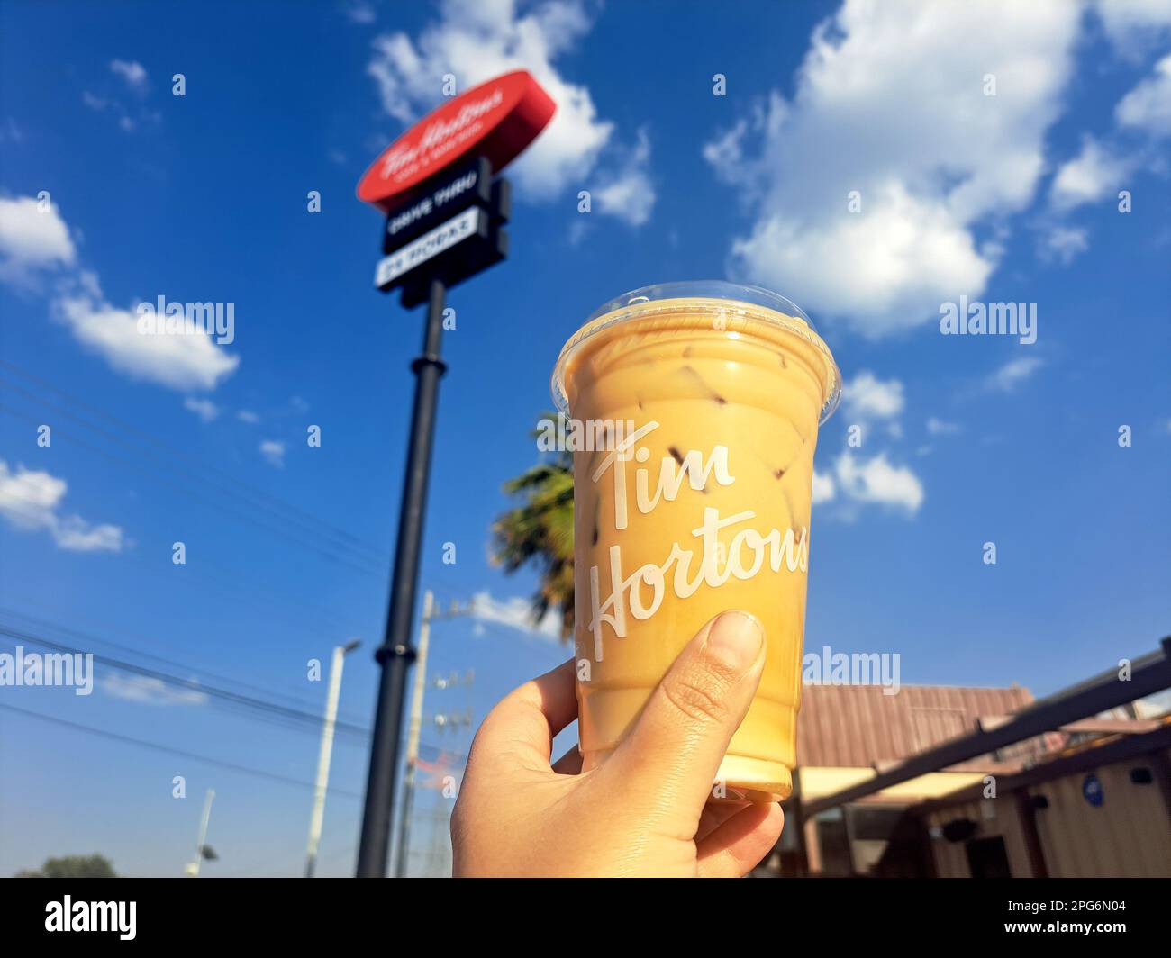 Queretaro, Mexiko - Februar 13 2023: Die kanadische Restaurantkette Tim ...