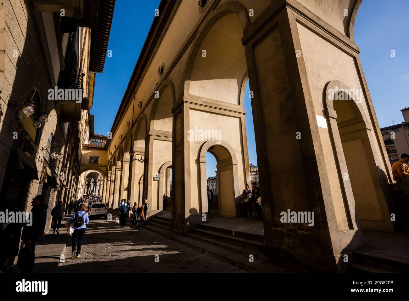 Der Vasarikorridor verbindet den Palazzo Vecchio mit dem Pitti-Palast ...