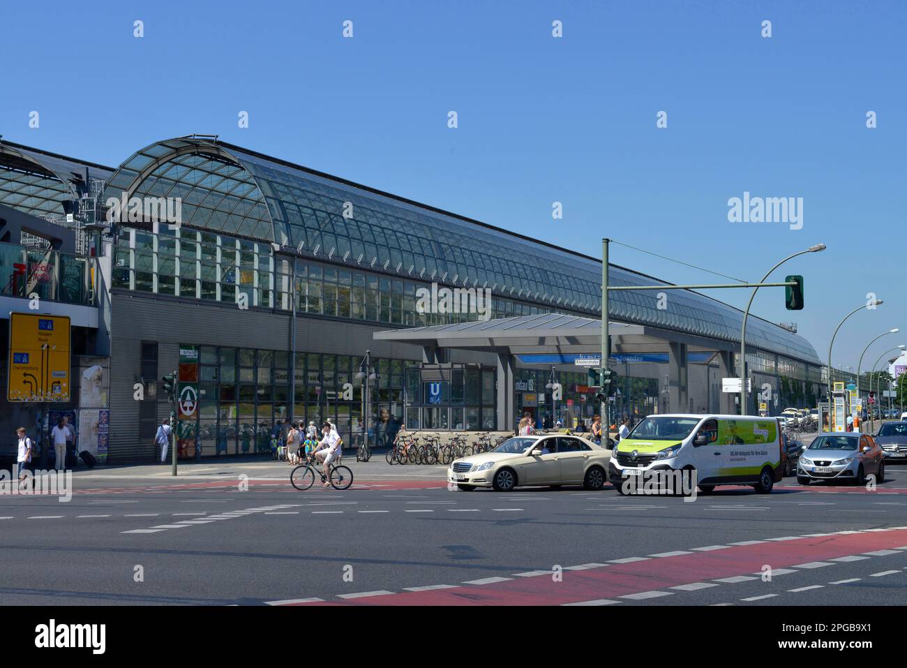 Bahnhof spandau -Fotos und -Bildmaterial in hoher Auflösung – Alamy