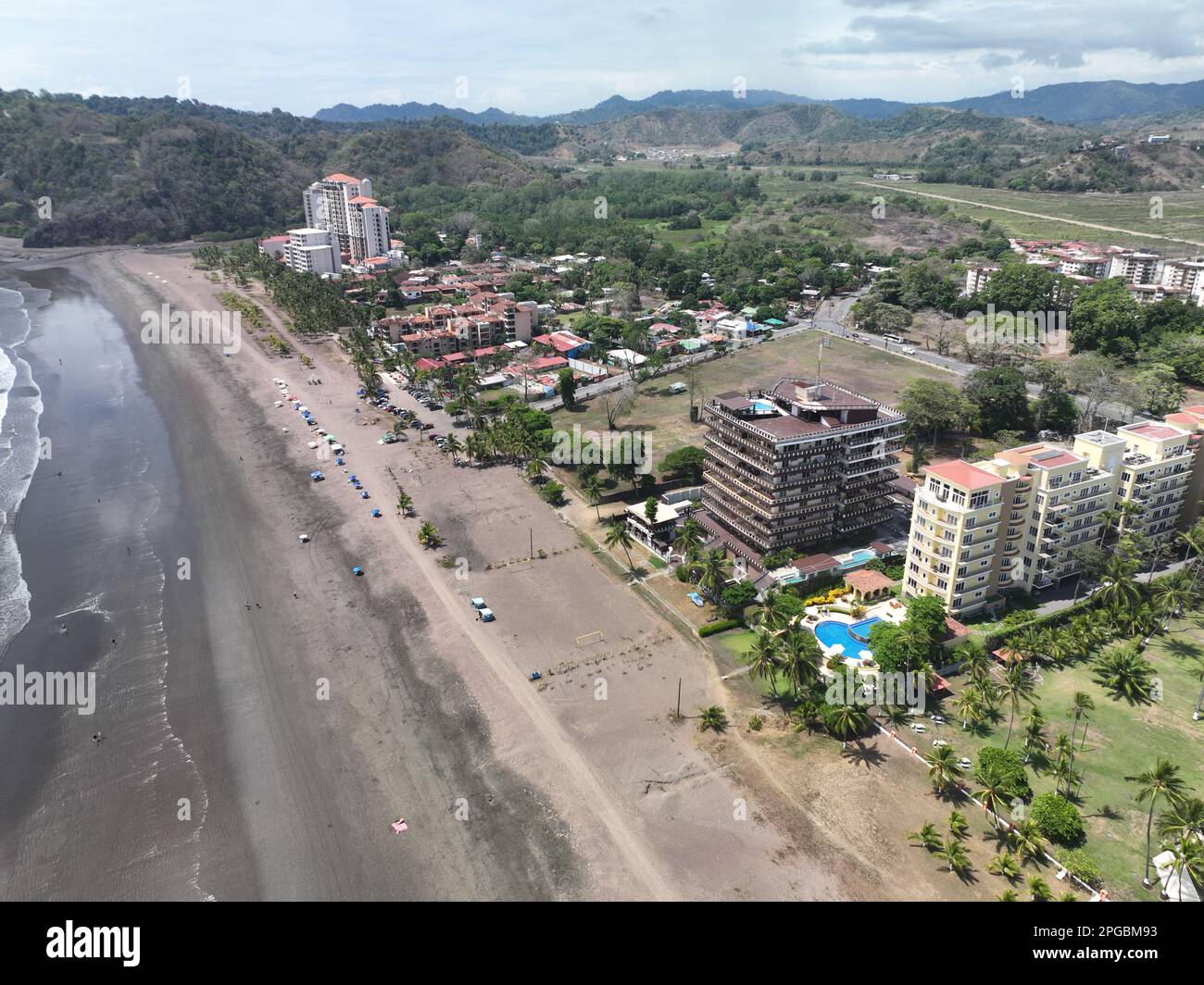 Von oben ist Jaco Beach in Costa Rica ein atemberaubender Anblick ...