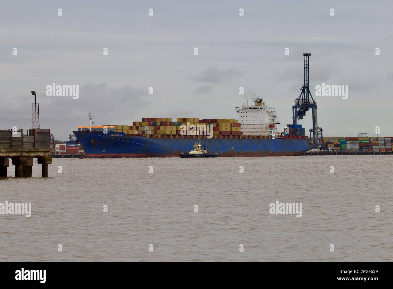 Containerschiff MSC Mirella verlässt den Hafen von Felixstowe mit ...