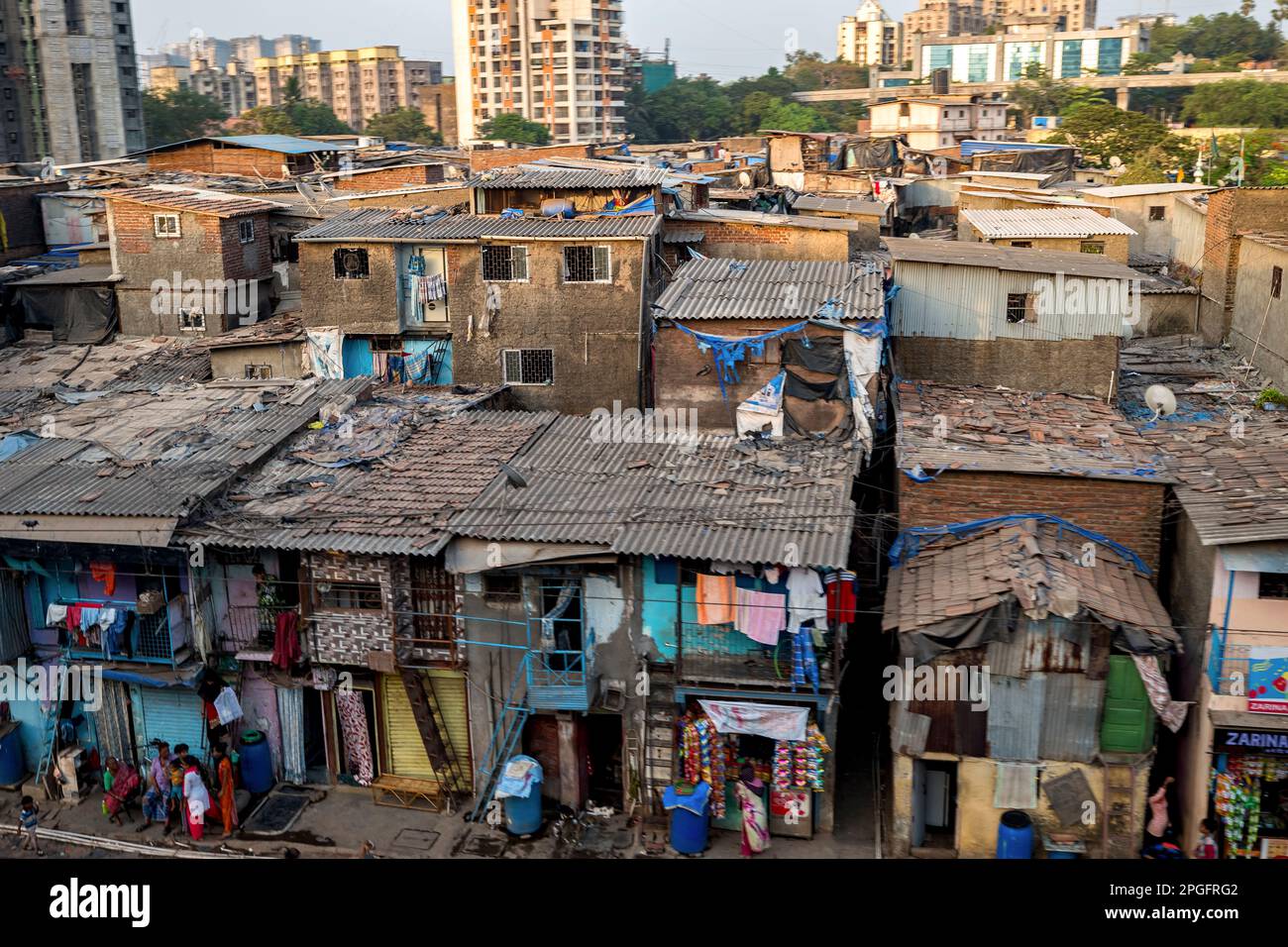 Indian slums mumbai india -Fotos und -Bildmaterial in hoher Auflösung – Alamy