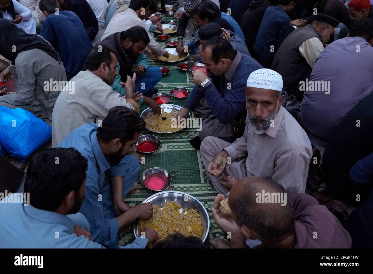 People break their fast on the first day of the Muslims holy fasting ...