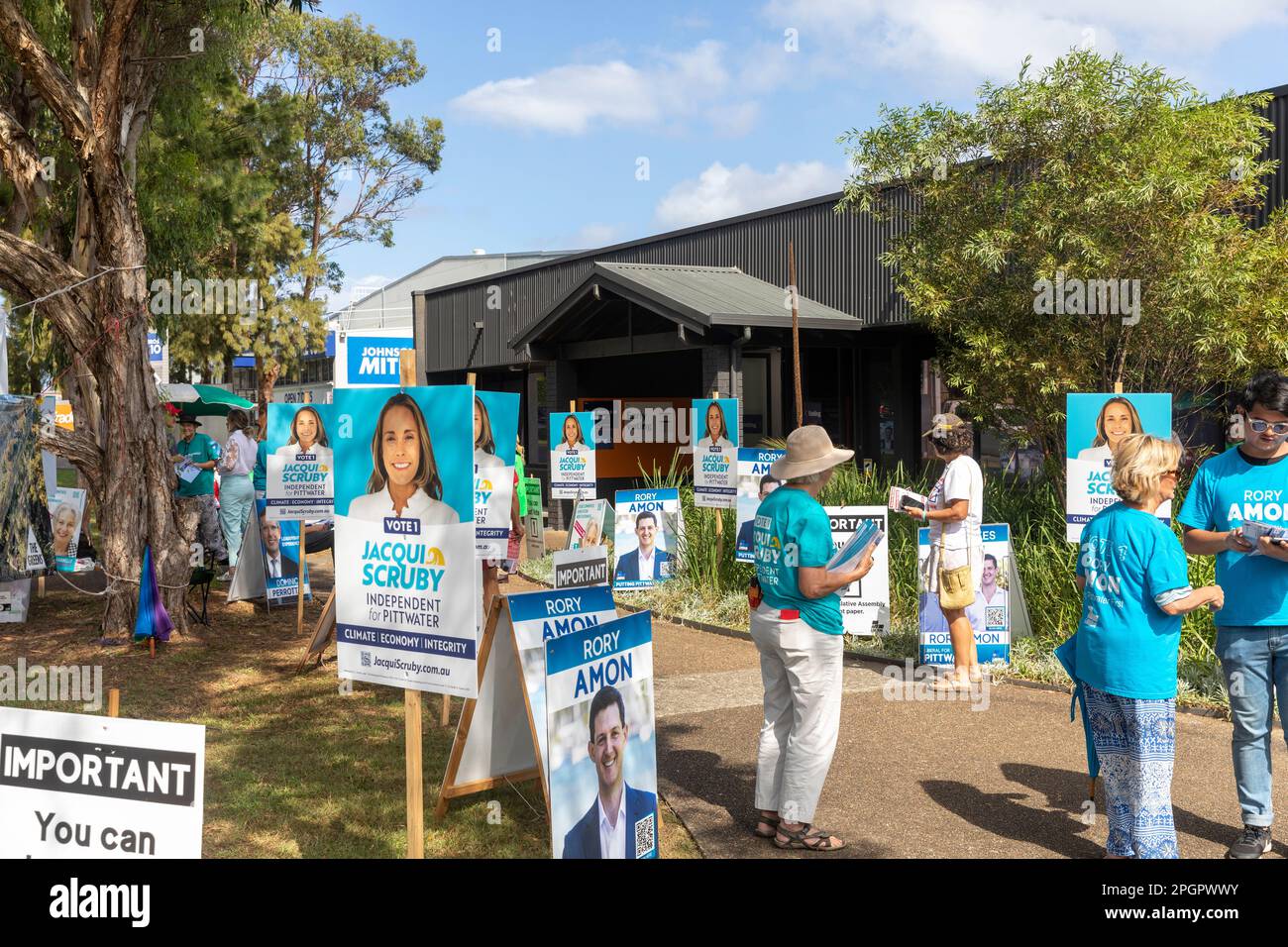 2023 NSW State Election, Wahlstation in Mona Vale für Wähler, die ihre ...