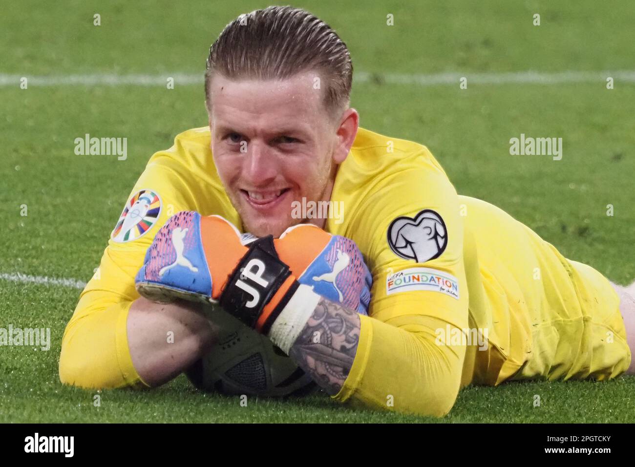 Jordan Pickford Spieler von England, während des Qualifikationsspiels ...