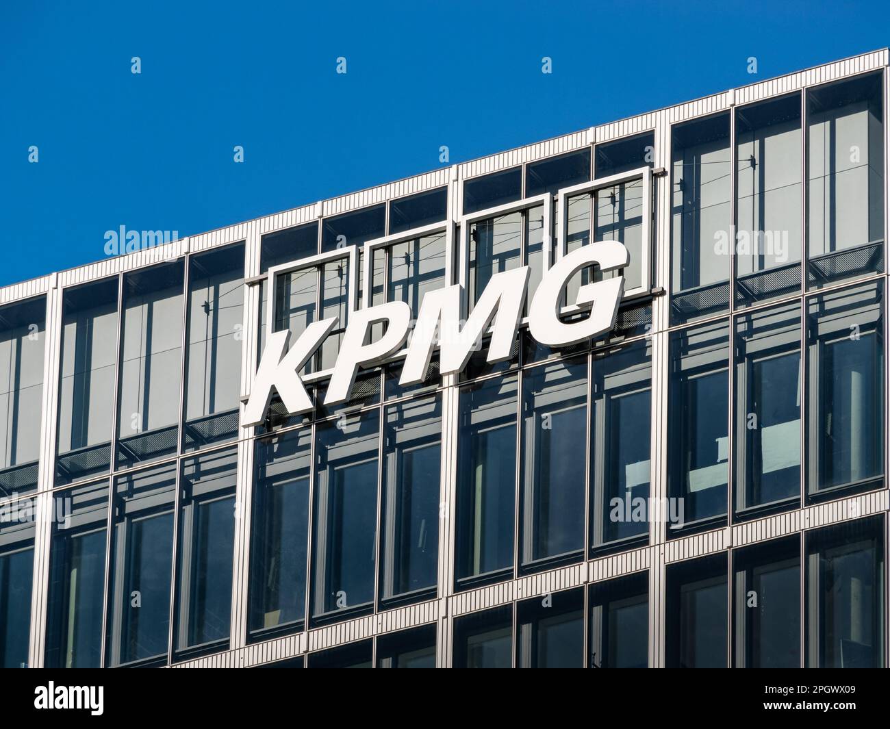 Logo kpmg -Fotos und -Bildmaterial in hoher Auflösung – Alamy