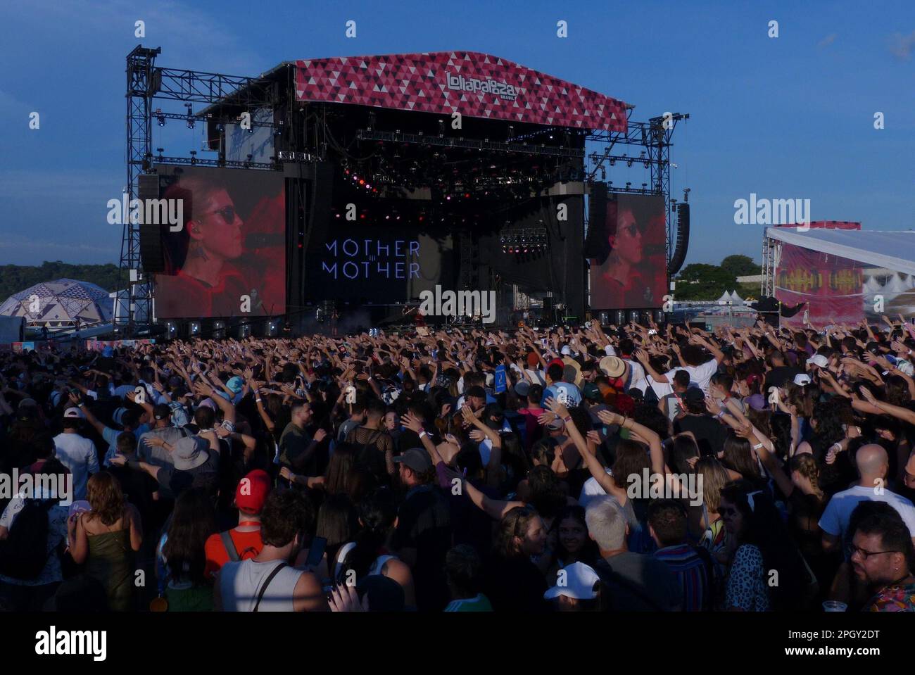 Sao Paulo, Sao Paulo, Brasilien. 24. März 2023. (INT) Mother Mother Band tritt auf der ...