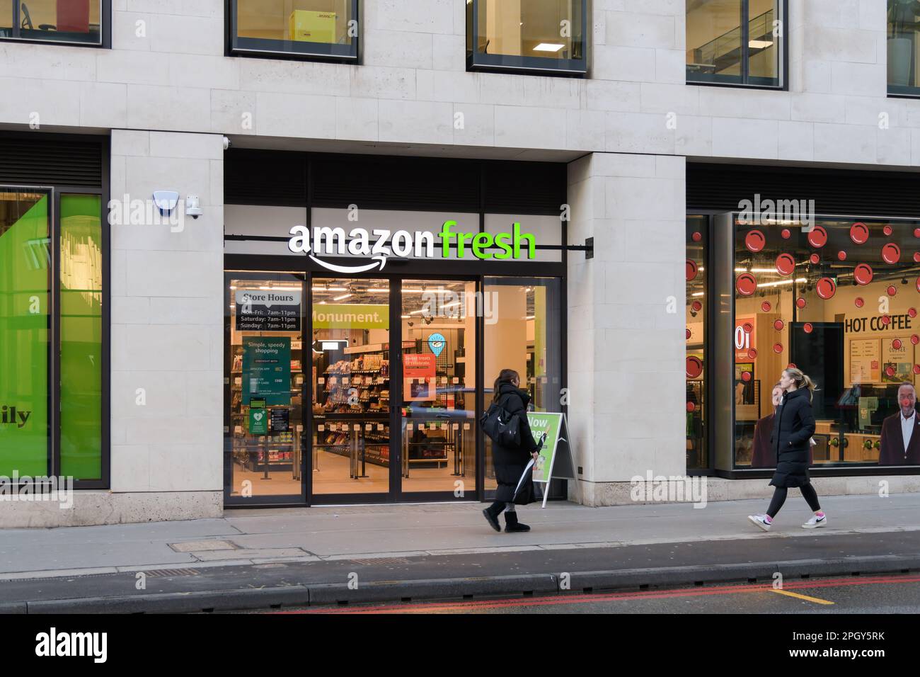 Amazon street -Fotos und -Bildmaterial in hoher Auflösung – Alamy