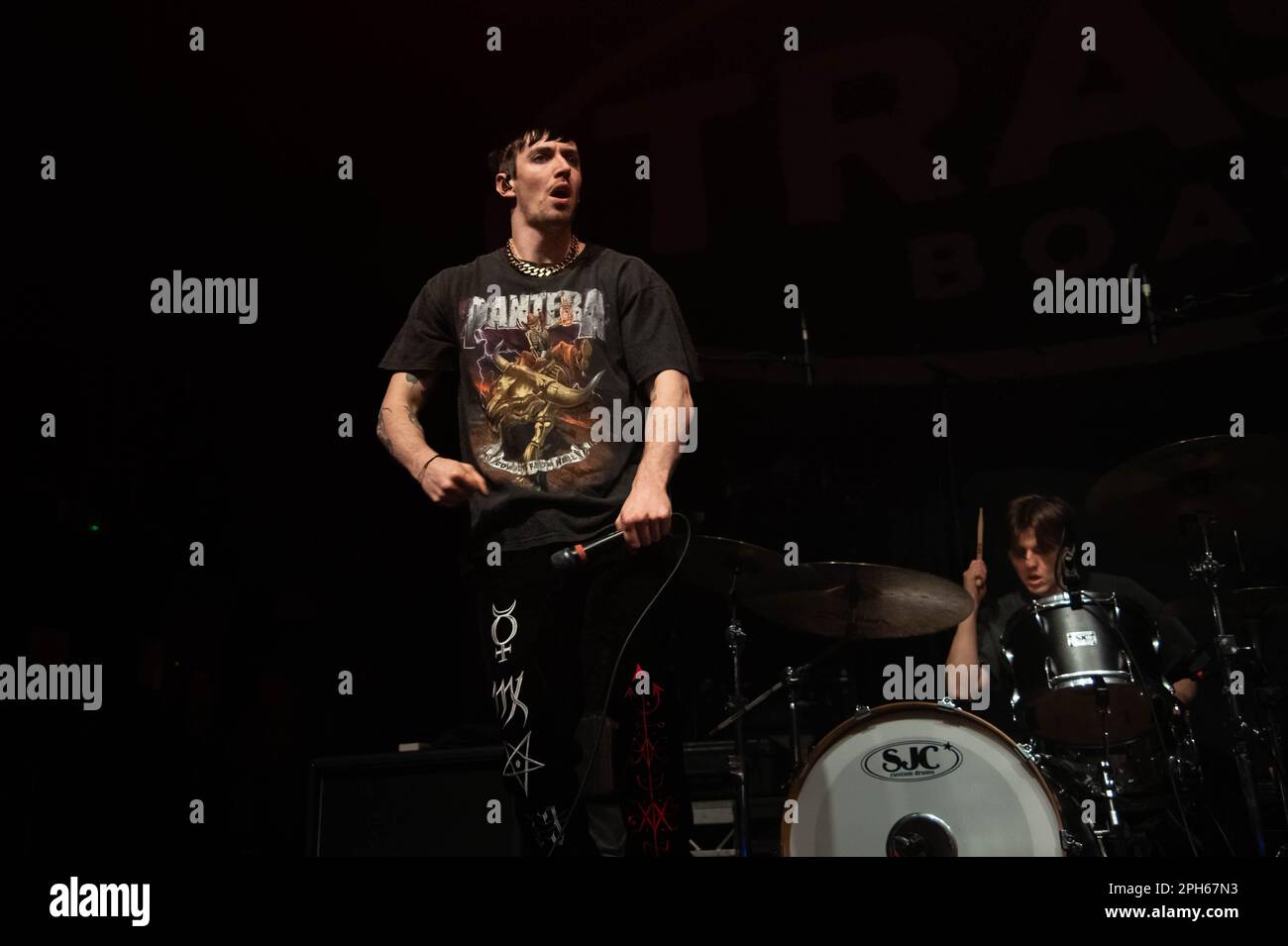 Tobi Duncan vom Müllboot tritt am 22. März 2023 in der O2 Academy ...