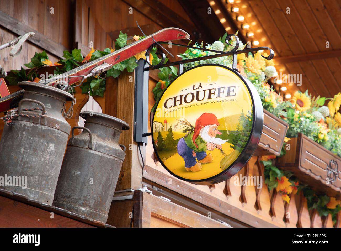 Chouffe logo -Fotos und -Bildmaterial in hoher Auflösung – Alamy