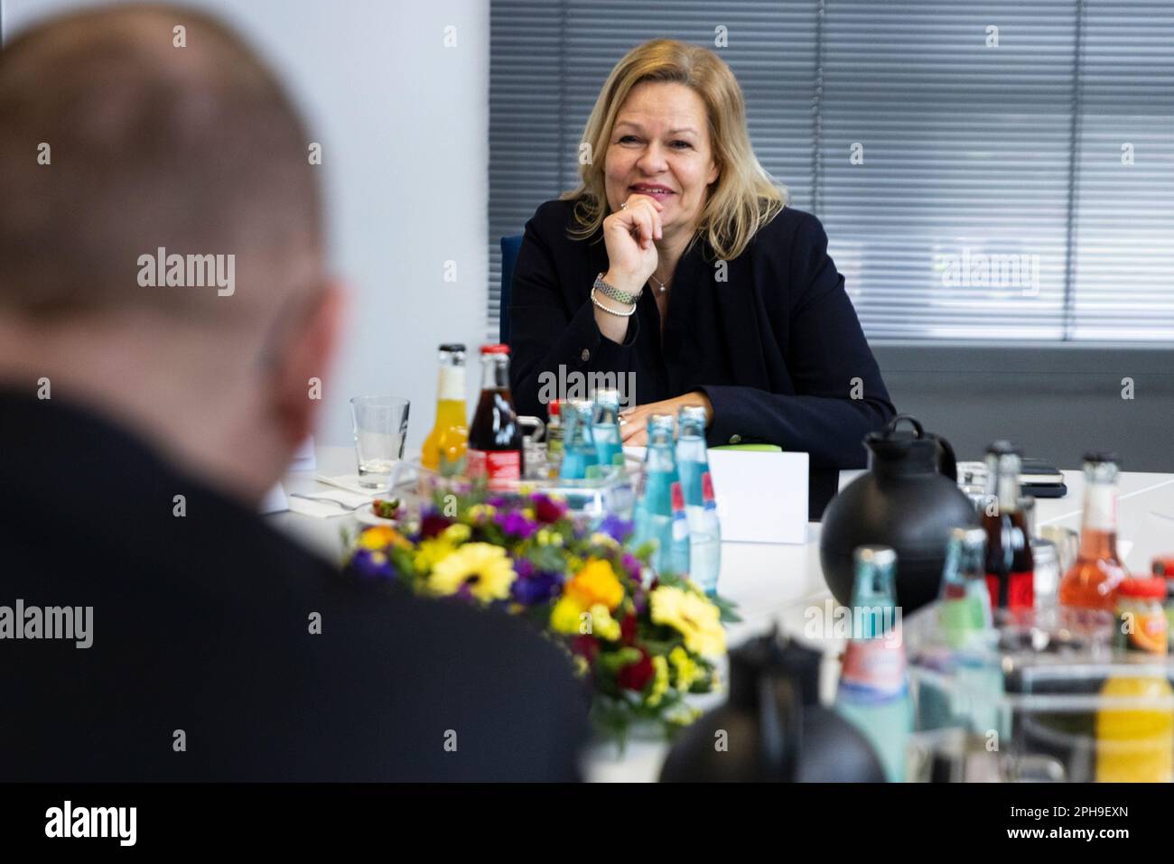 Nancy faeser sit -Fotos und -Bildmaterial in hoher Auflösung – Alamy