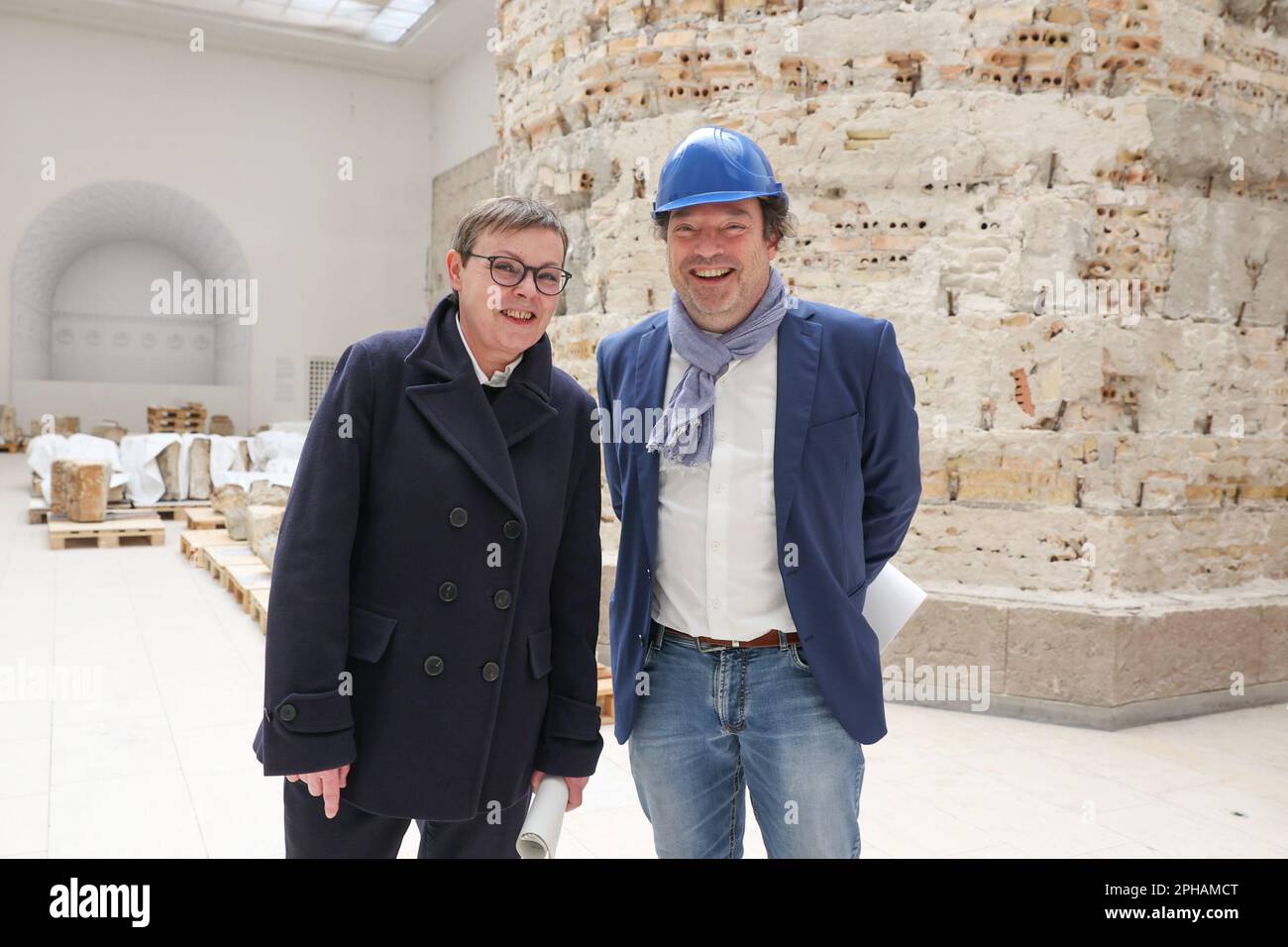 Berlin, Deutschland. 27. März 2023. Barbara Große-Rhode (l ...