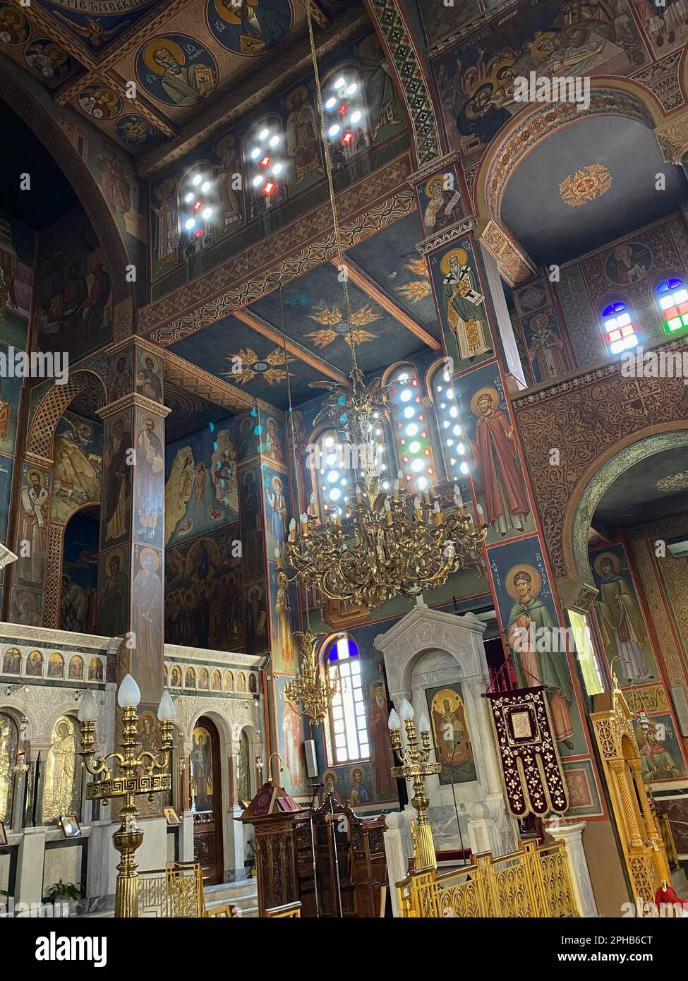 Malerischer Blick auf das Innere des Aghios Demetrios, einer griechisch ...