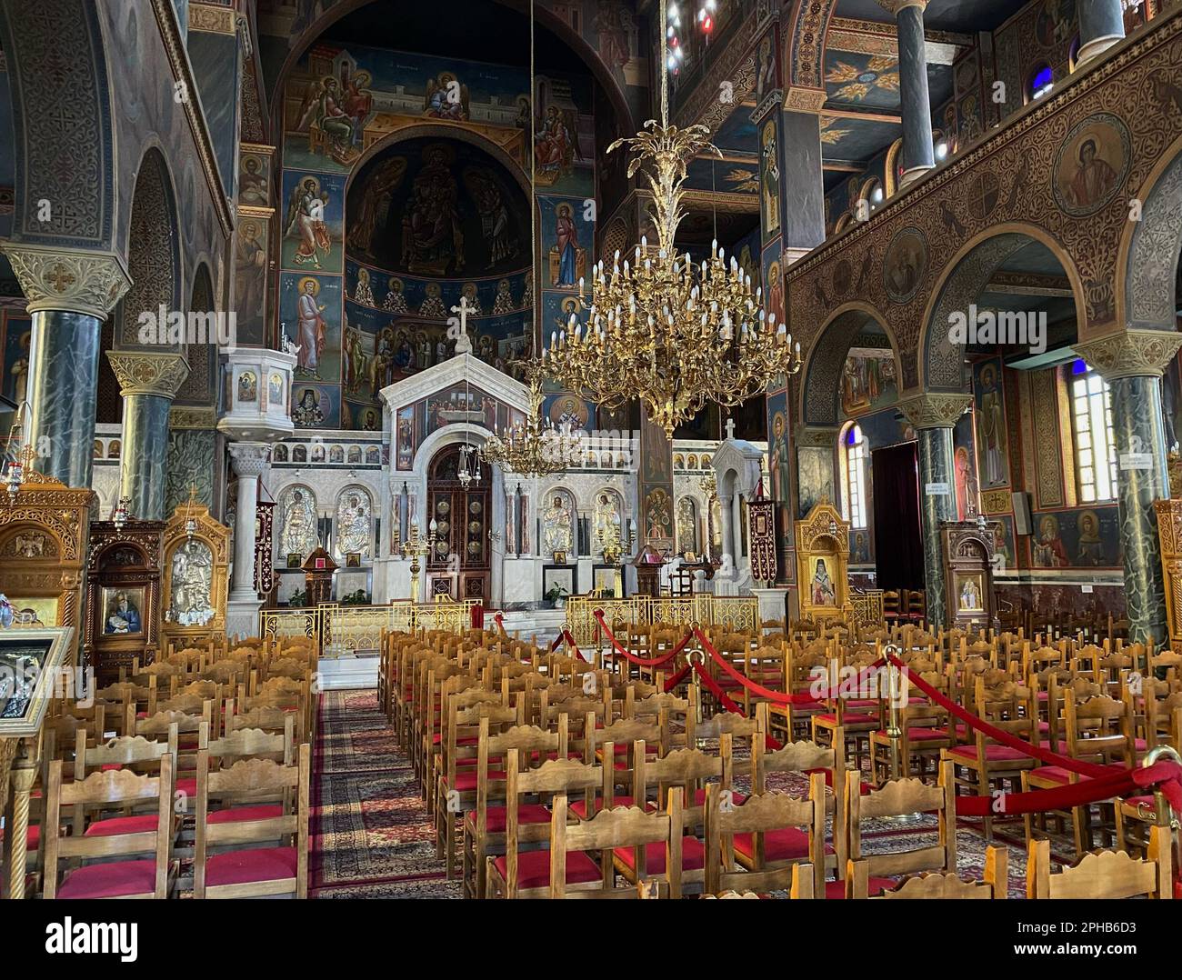 Malerischer Blick auf das Innere des Aghios Demetrios, einer griechisch ...