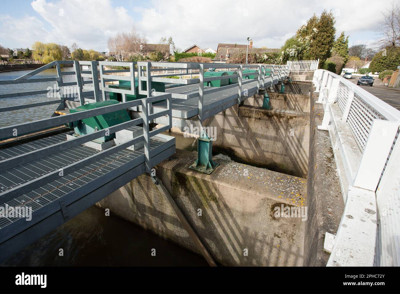 Hochwasser hochwasser hochwasser hochwasser -Fotos und -Bildmaterial in ...