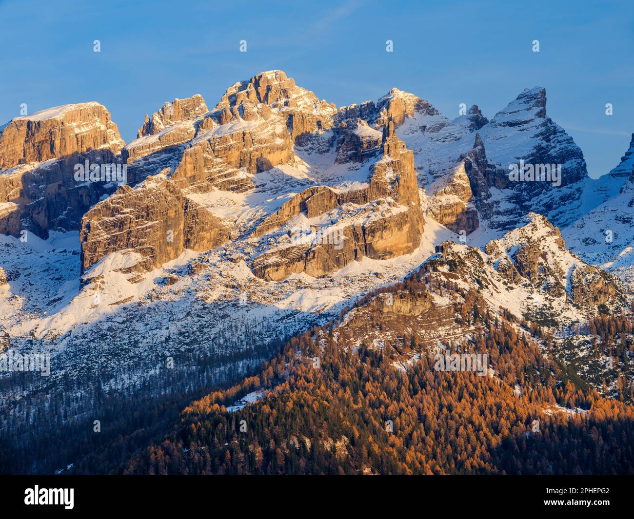 Cima Falkner. Blick auf die Dolomiti di Brenta vom Val Rendena im ...