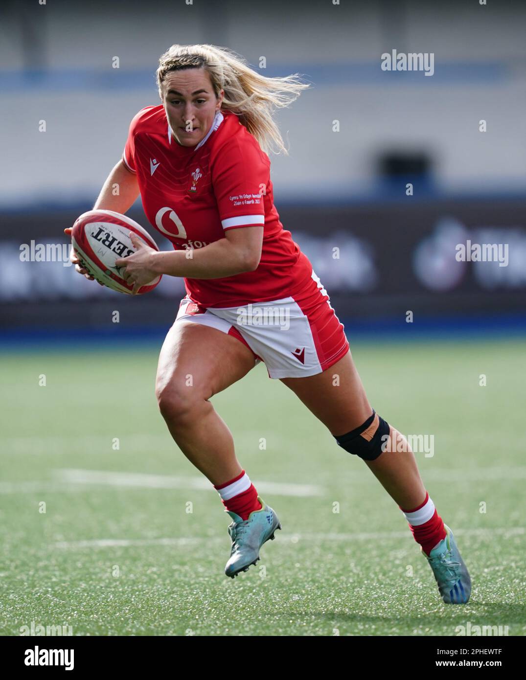 Courtney K8 von Wales beim TikTok Women's Six Nations Match im Cardiff ...