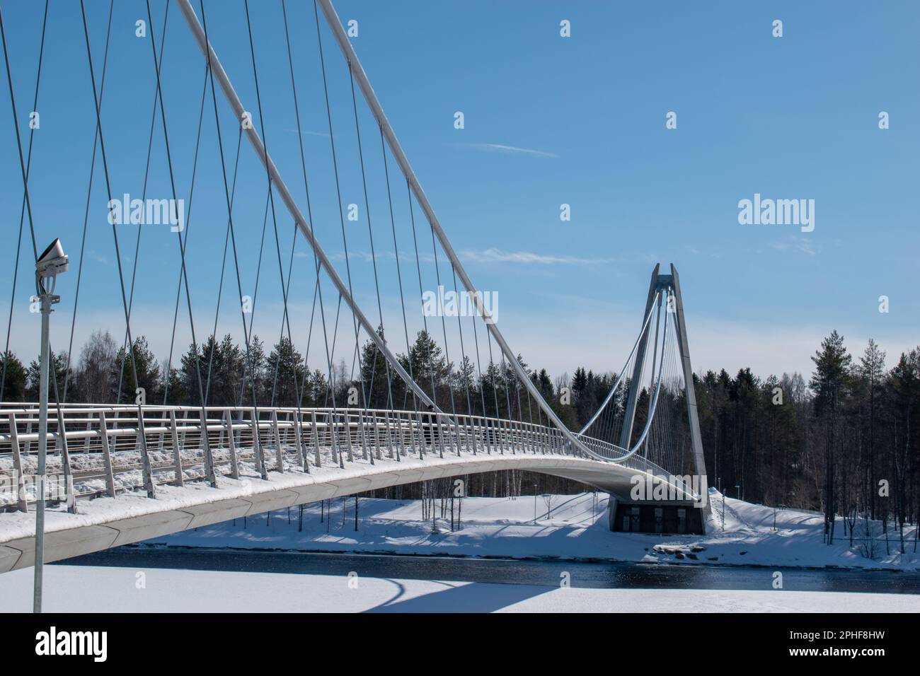 Umea, Norrland Schweden - 26. März 2023: Die Lundabron an einem ...