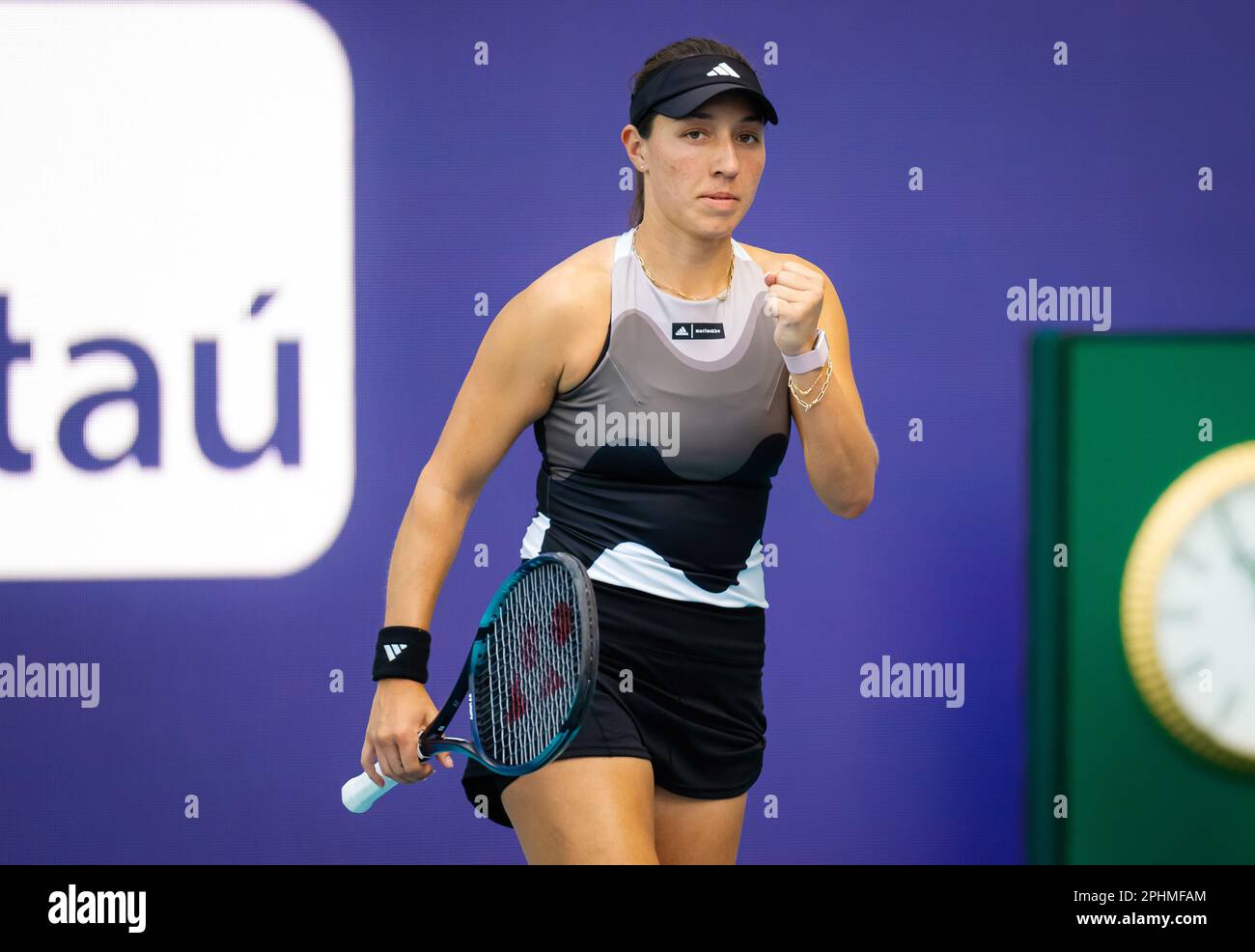 Jessica pegula aktion -Fotos und -Bildmaterial in hoher Auflösung – Alamy