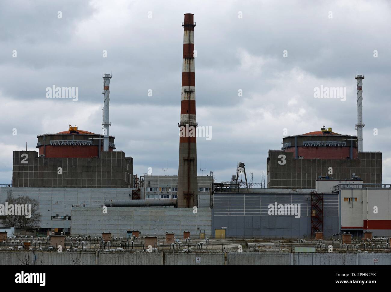 Eine Ansicht zeigt das Kernkraftwerk Zaporizhzhia im Verlauf des ...