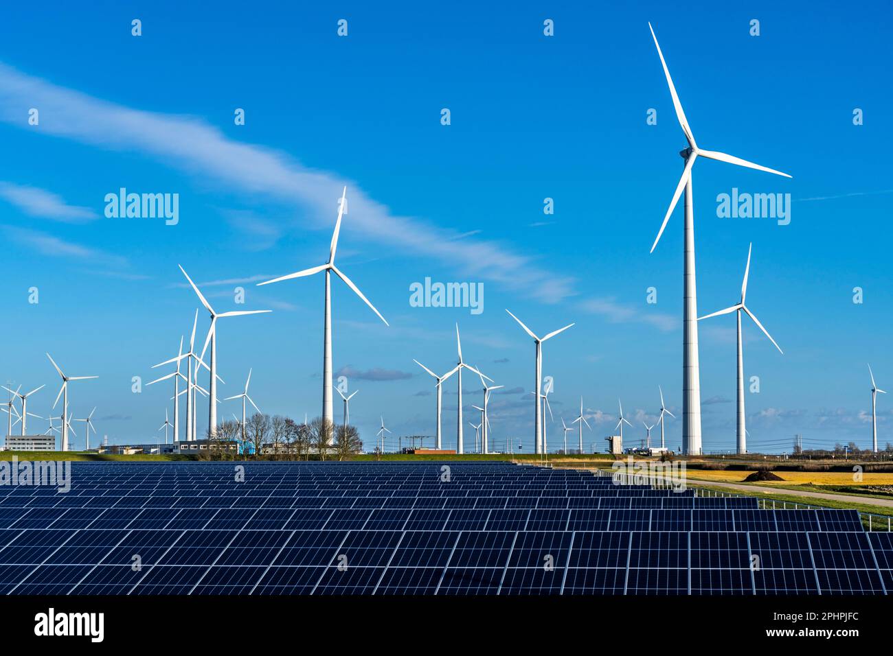 Vopak solarpark eemshaven -Fotos und -Bildmaterial in hoher Auflösung ...