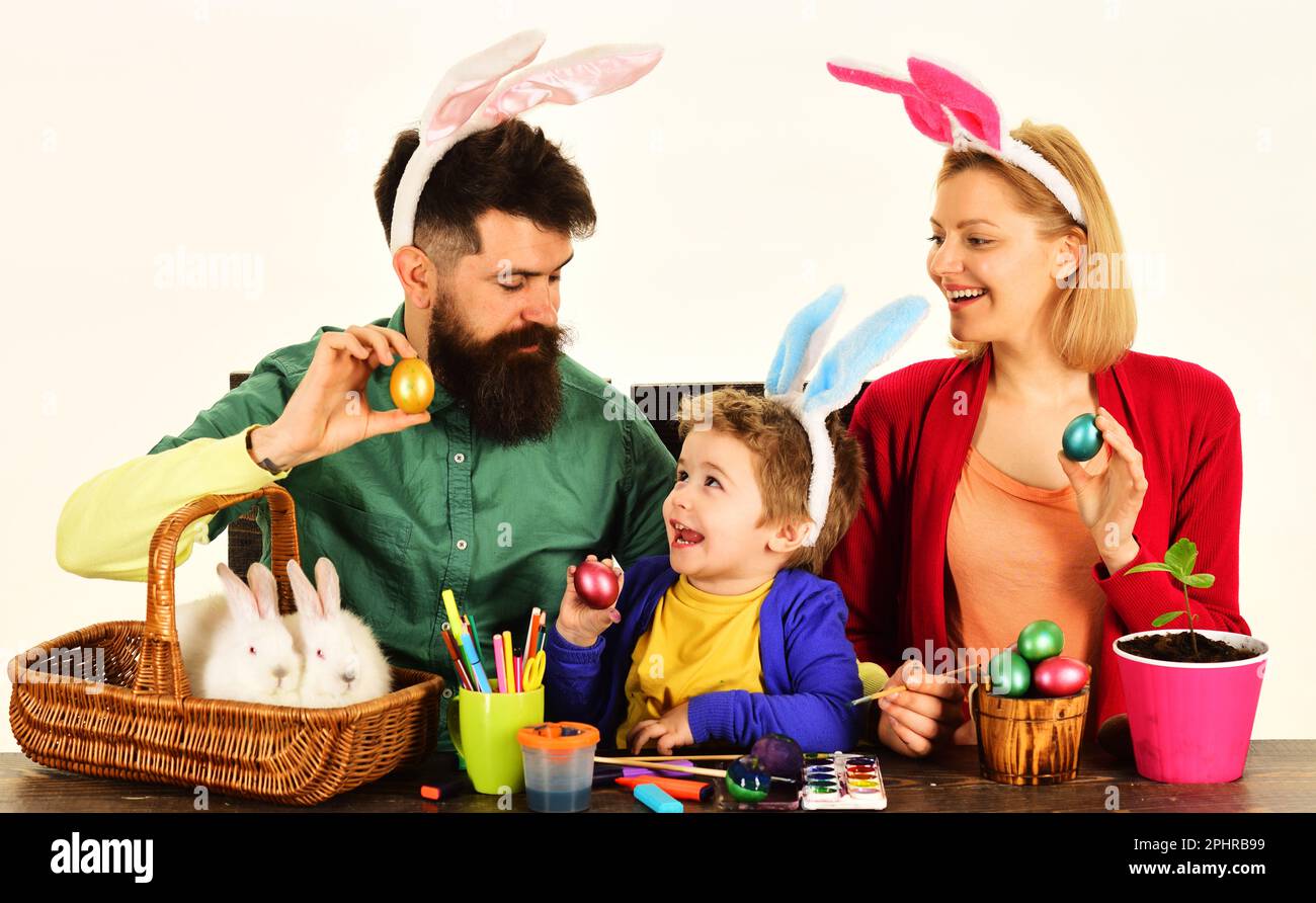 Familie ostern -Fotos und -Bildmaterial in hoher Auflösung – Alamy