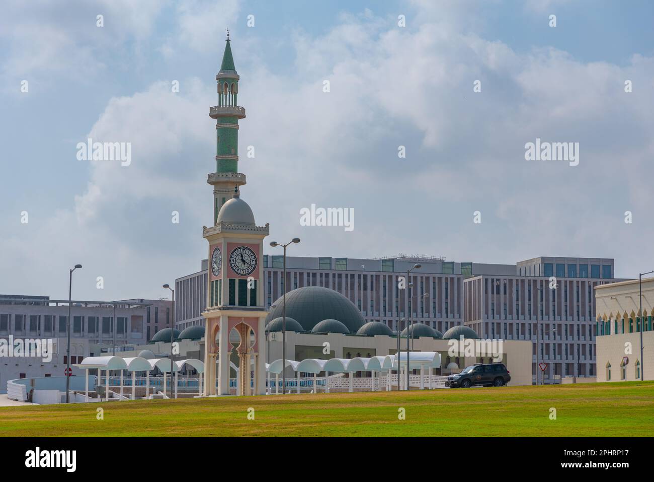 Parliament building doha -Fotos und -Bildmaterial in hoher Auflösung ...