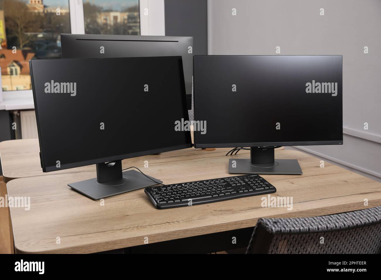 Multi monitor -Fotos und -Bildmaterial in hoher Auflösung – Alamy