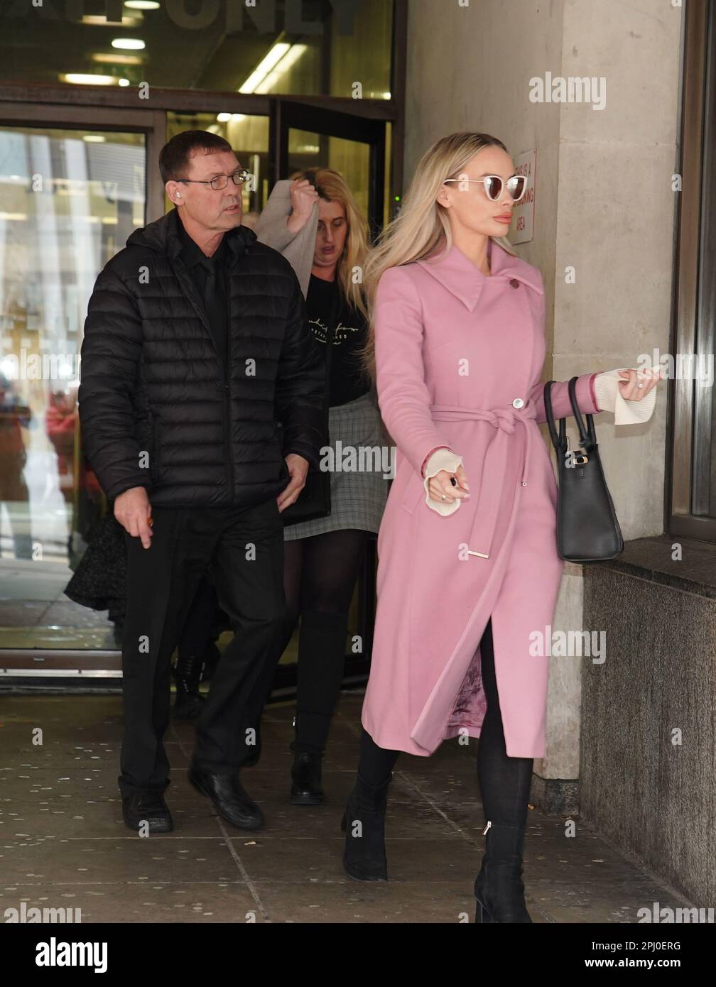 DIE BILDÜBERSCHRIFT WIRD ERNEUT ÜBERTRAGEN. THOMAS Cashmans Freundin ...