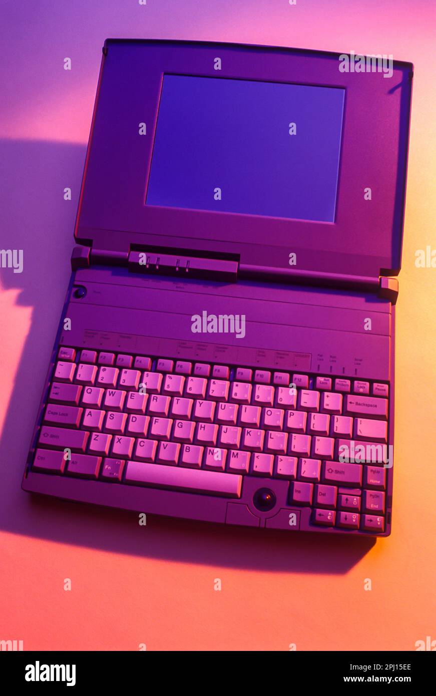 Laptop der 1990er jahre -Fotos und -Bildmaterial in hoher Auflösung – Alamy