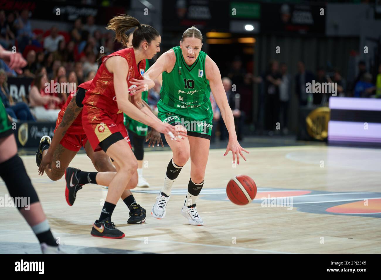 Mariona Ortiz von Casademont Zaragoza (L) und Natalie Isabelle Van Den ...
