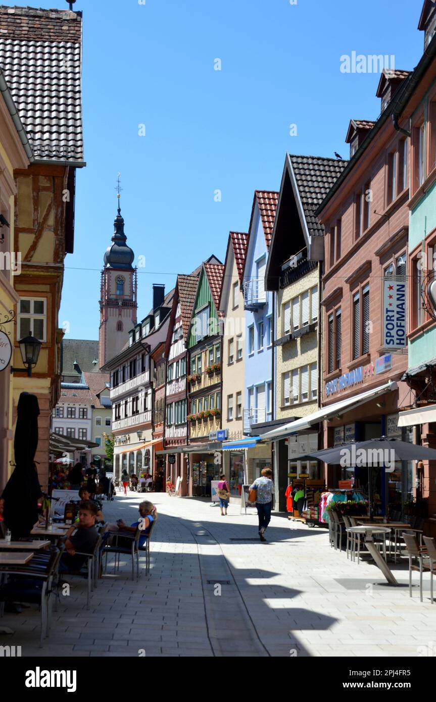 Deutschland, Baden-Württemberg, Tauberbischofsheim: Fassaden von Bürgerhäusern an der ...