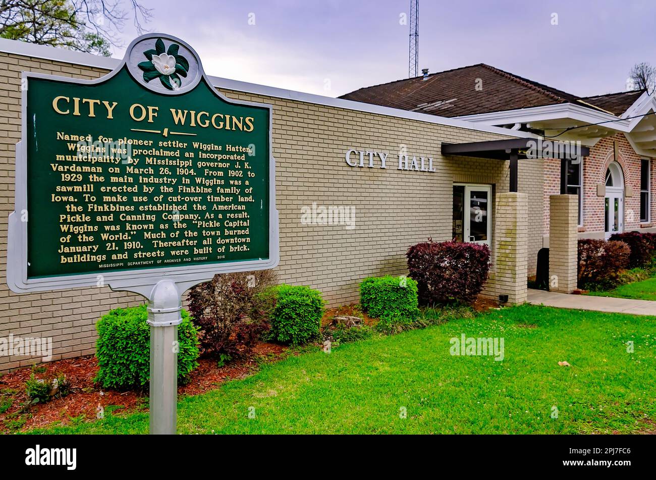 Rathaus der stadt wiggins -Fotos und -Bildmaterial in hoher Auflösung ...