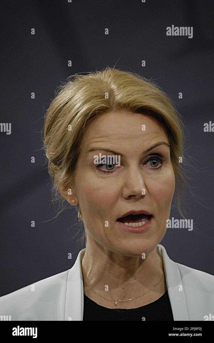 KOPENHAGEN/DÄNEMARK-Frau Helle Thorning-Schmidt hält ihre monatliche ...