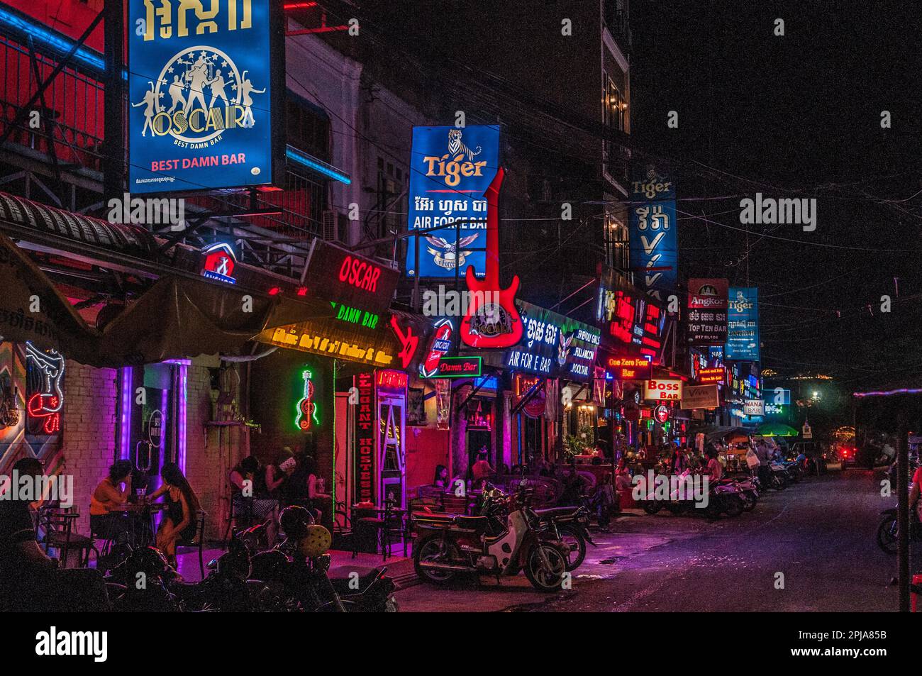 Nachtclubs & Girly Bars, Nachtleben im Rotlichtviertel, Phnom Penh ...