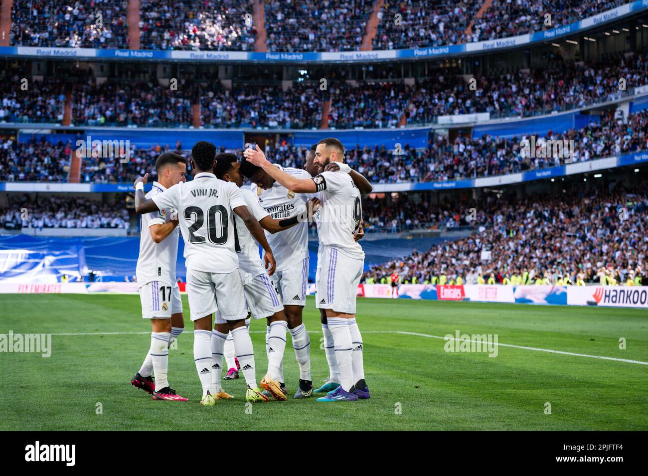 Madrid, Spanien. 02. April 2023. Karim Benzema (Real Madrid) feiert seinen Tor- und Hattrick mit ...