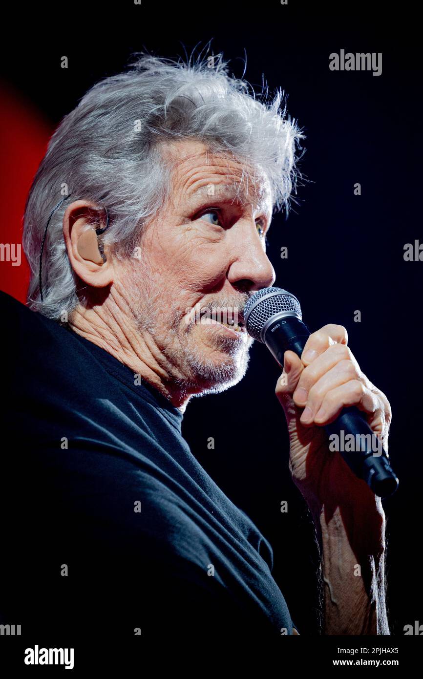 Roger waters abschiedstour -Fotos und -Bildmaterial in hoher Auflösung ...