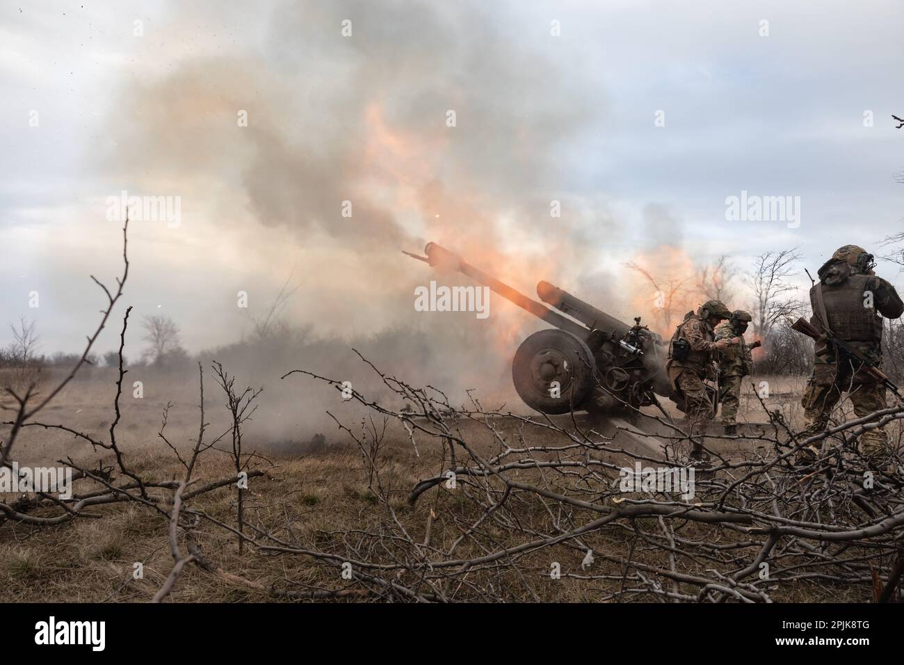 122 mm haubitze -Fotos und -Bildmaterial in hoher Auflösung – Alamy