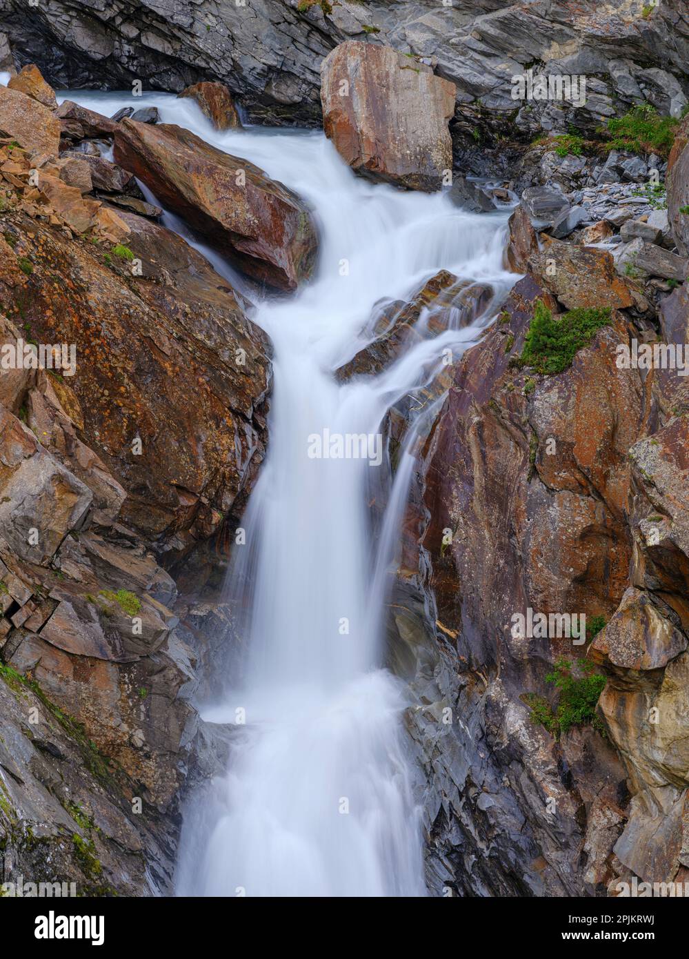 Wasserfall Rotmooswasserfall in den Otztalen Alpen im Naturepark Otztal ...