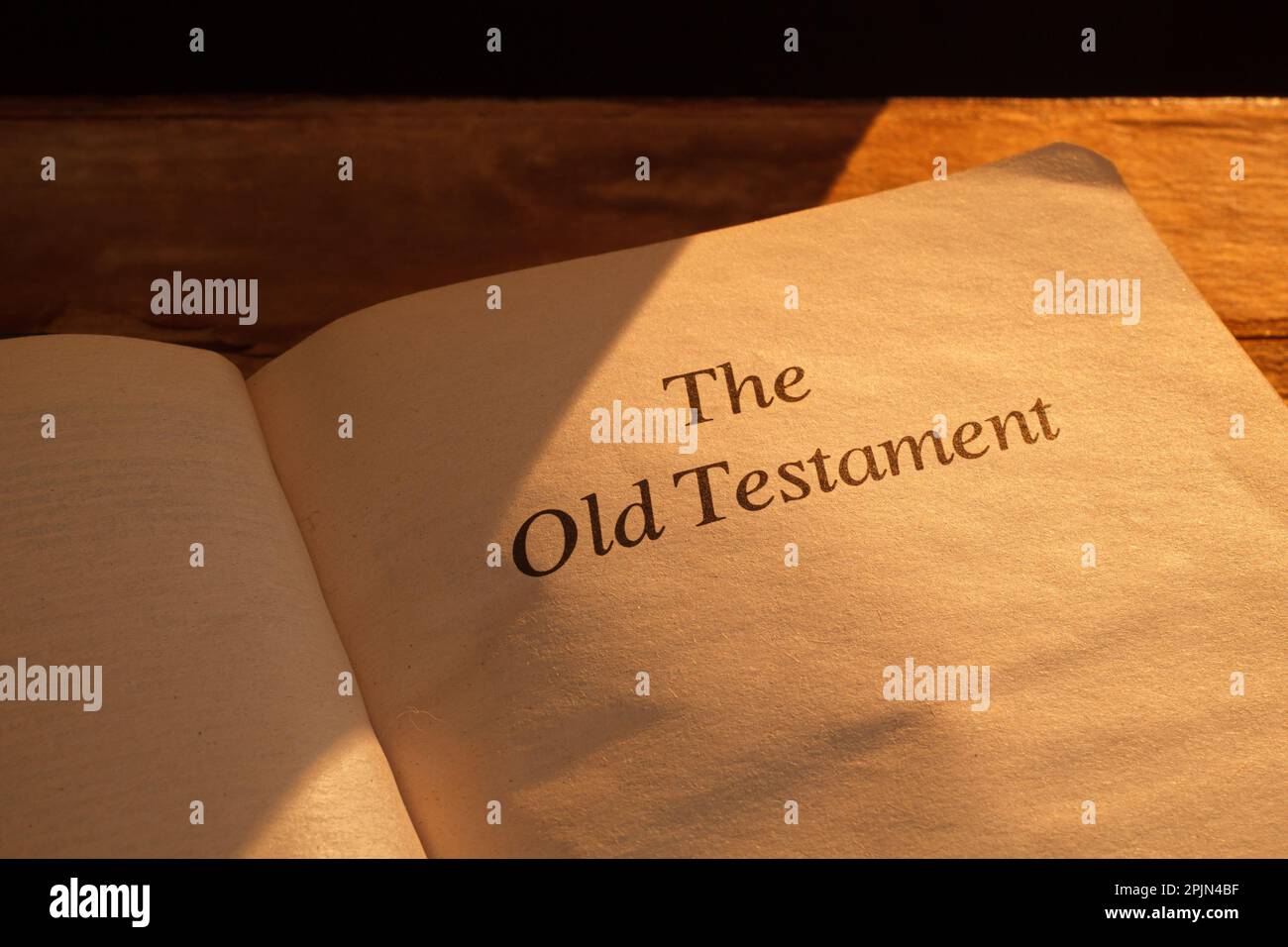 Old testament god -Fotos und -Bildmaterial in hoher Auflösung – Alamy